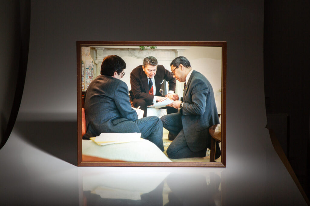 White House Jumbo Photograph: Briefing President Ronald Reagan - The ...